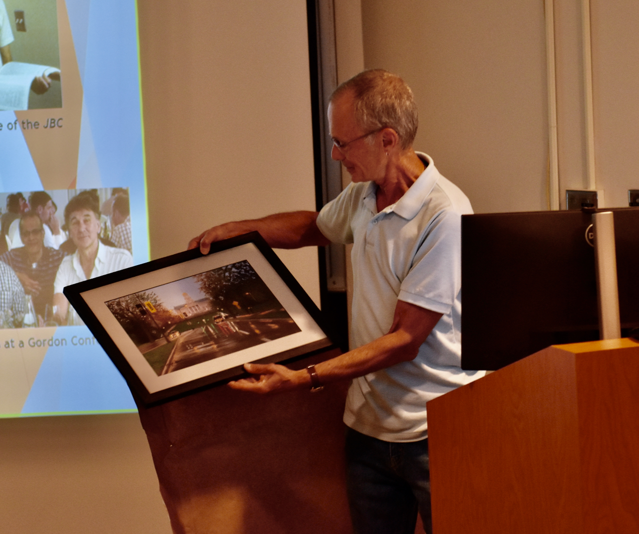 Infectious Diseases honors Nauseef at retirement – Making the Rounds