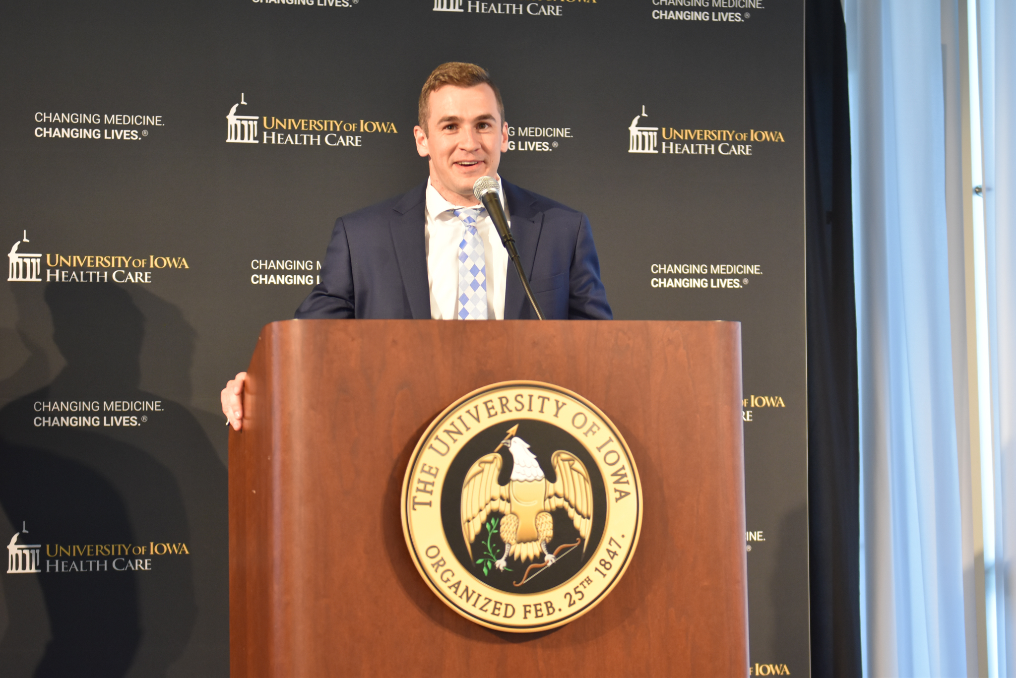 2024_Residency Graduation_Pick-081 – Making the Rounds