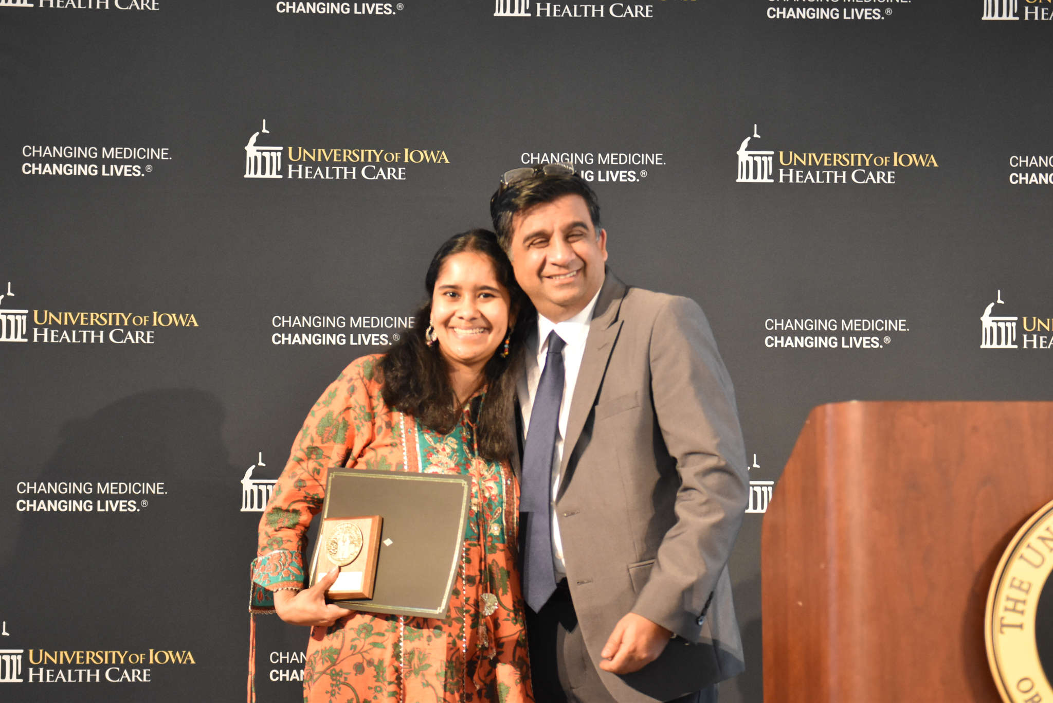 2024_Residency Graduation_Pick-085 – Making the Rounds