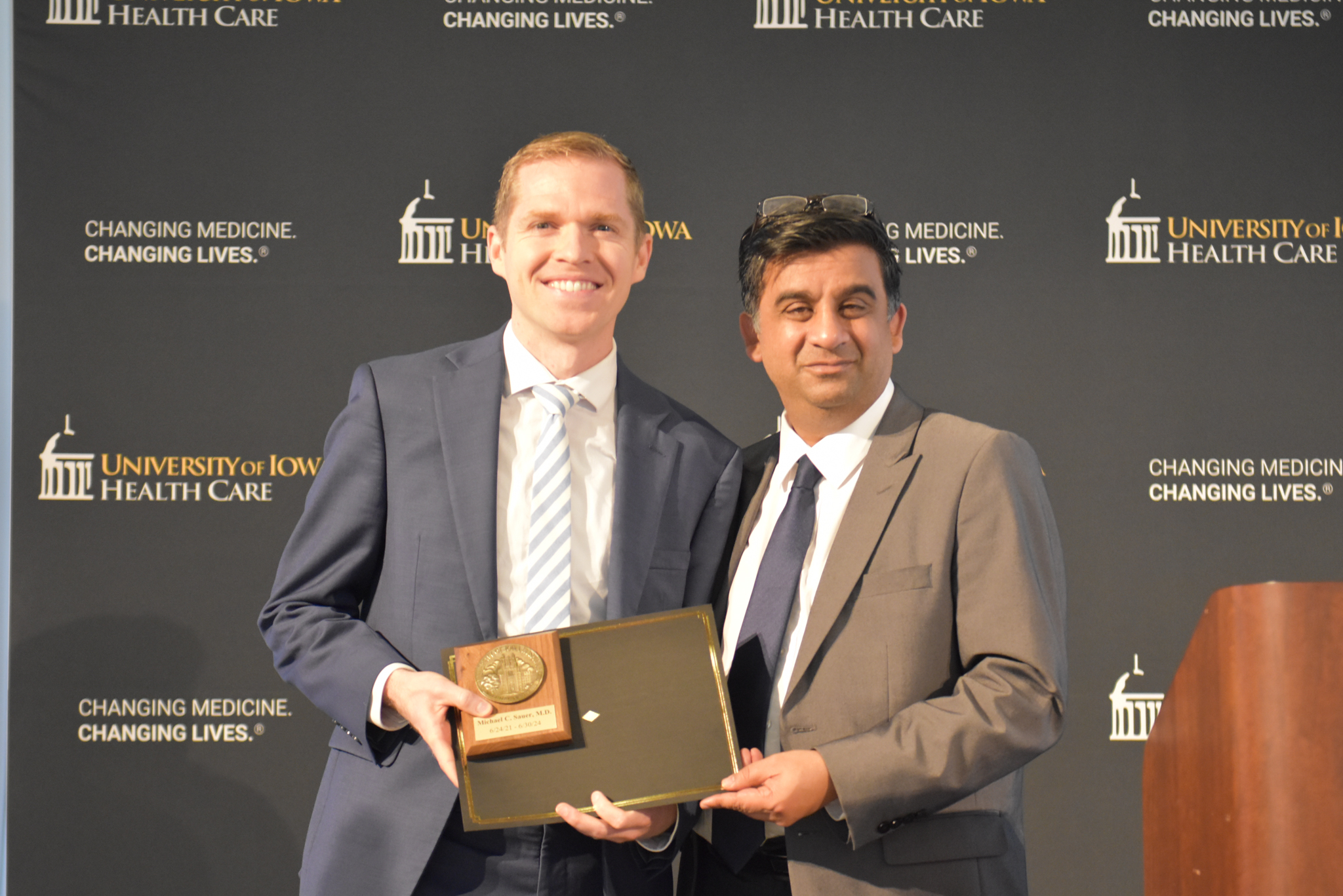 2024_Residency Graduation_Pick-089 – Making the Rounds