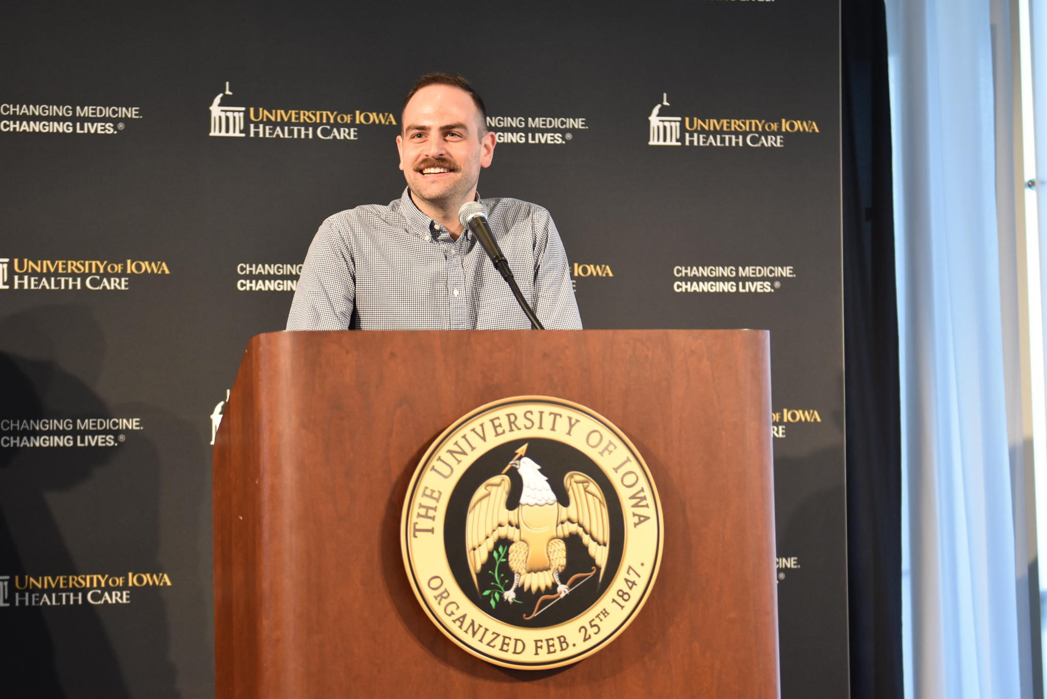 2024_Residency Graduation_Pick-092 – Making the Rounds