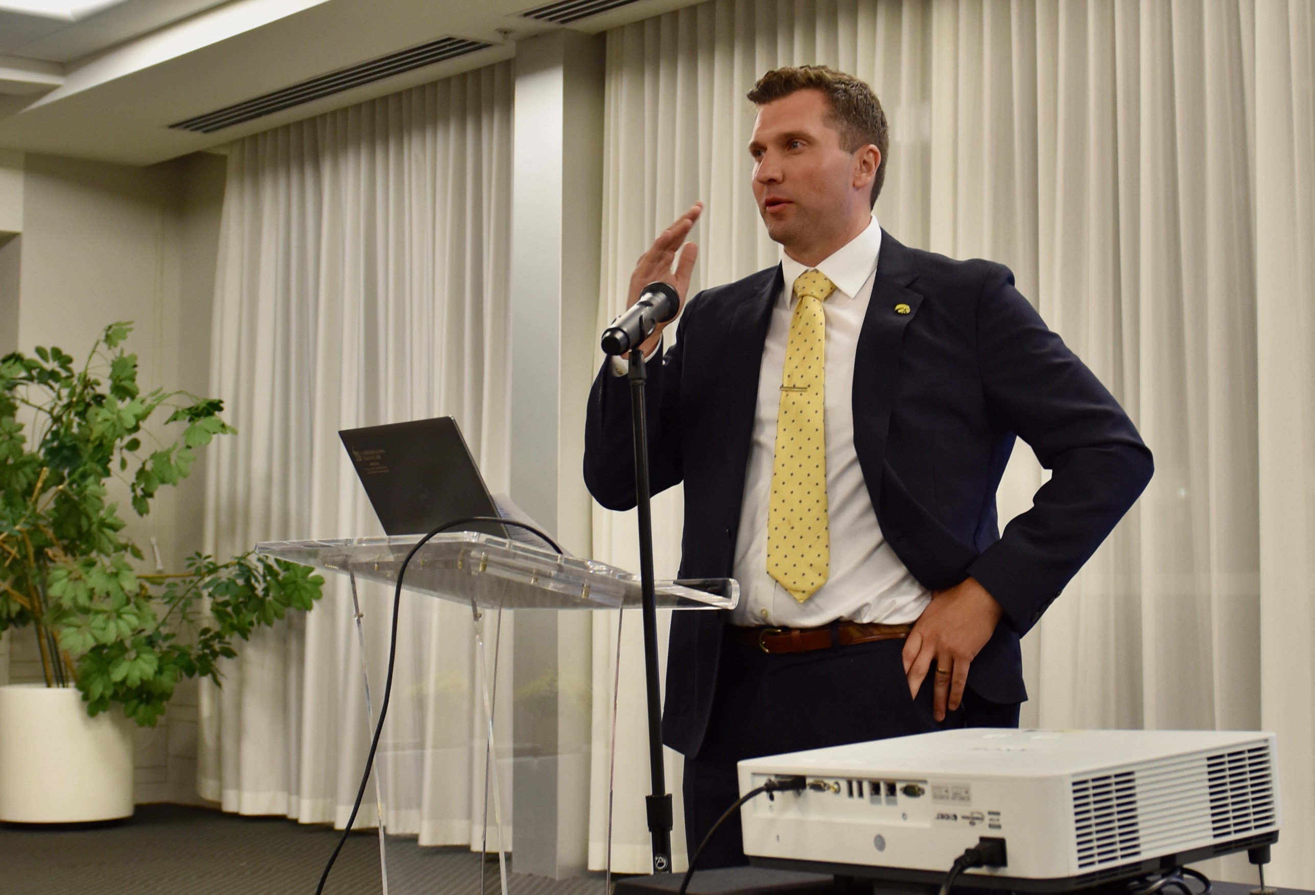 DSC_0853 – Making the Rounds