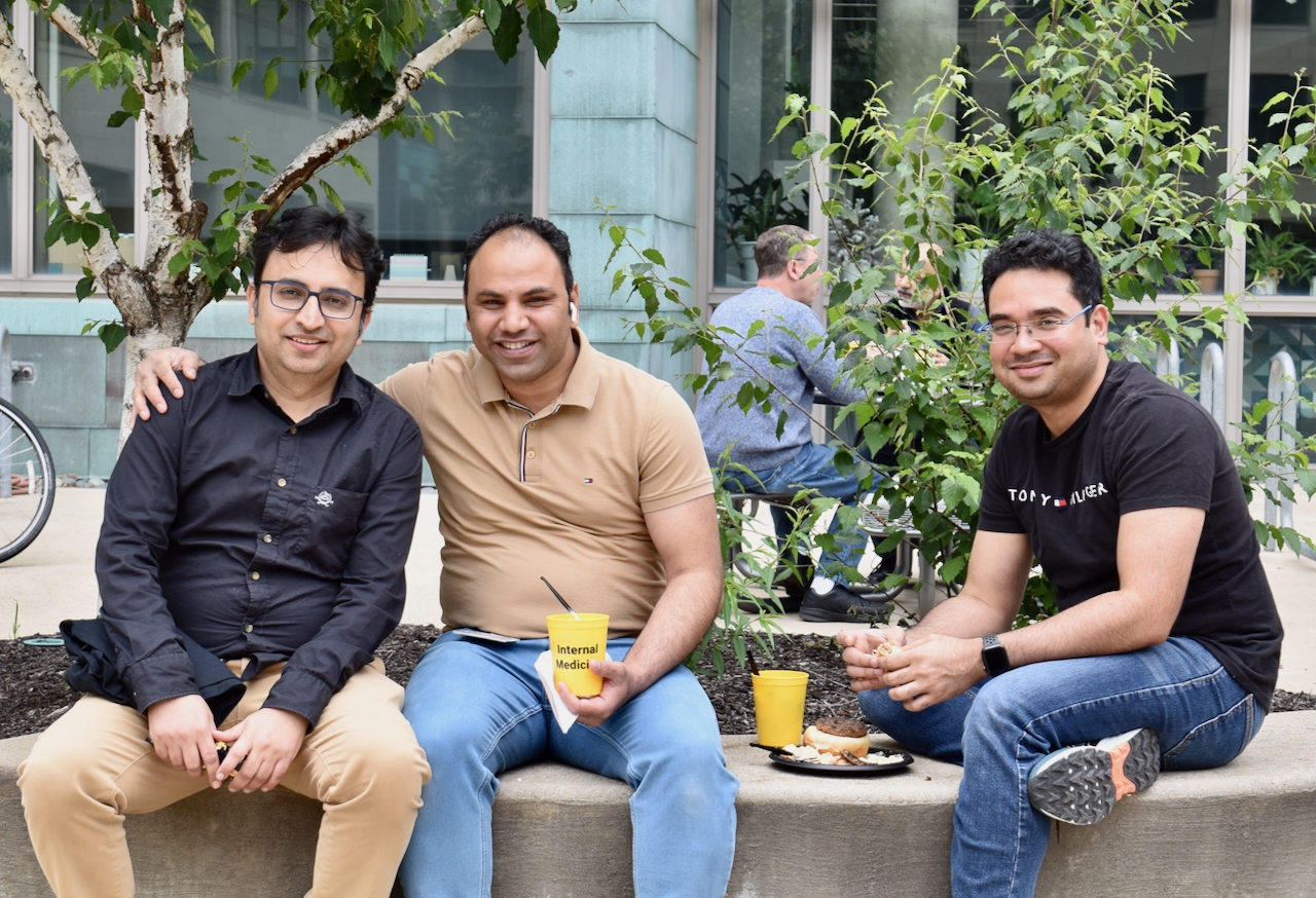 DSC_0490 – Making the Rounds